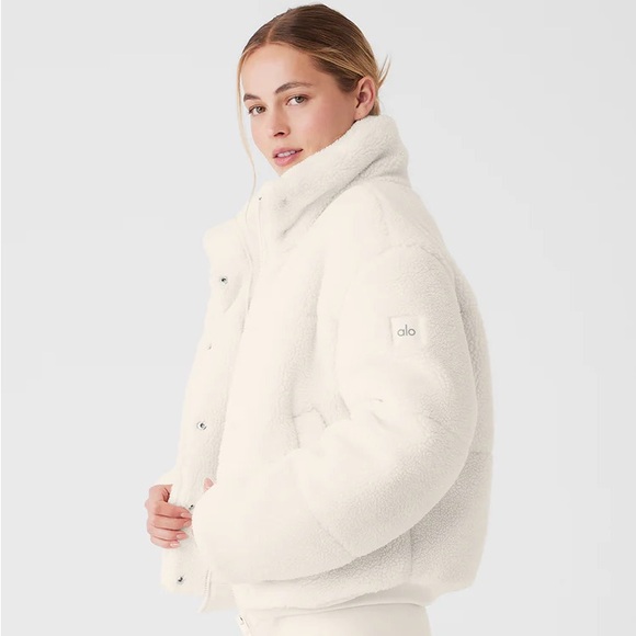 ALO Yoga | Jackets & Coats | Alo Yoga Snow Angel Puffer | Poshmark